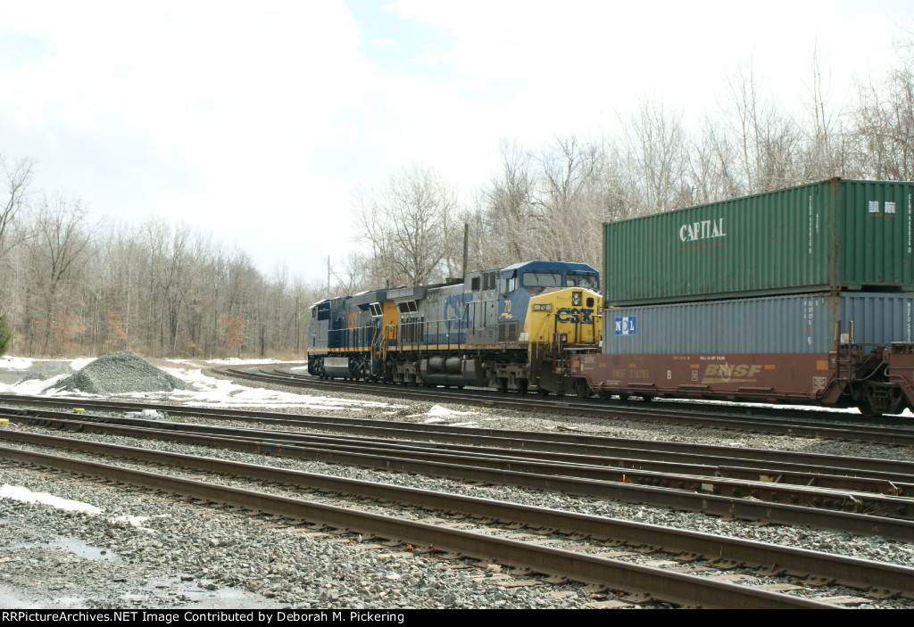 CSX Q114 CSX #3170 [GE ES44AC] CSX #70 [GE AC4400CW]